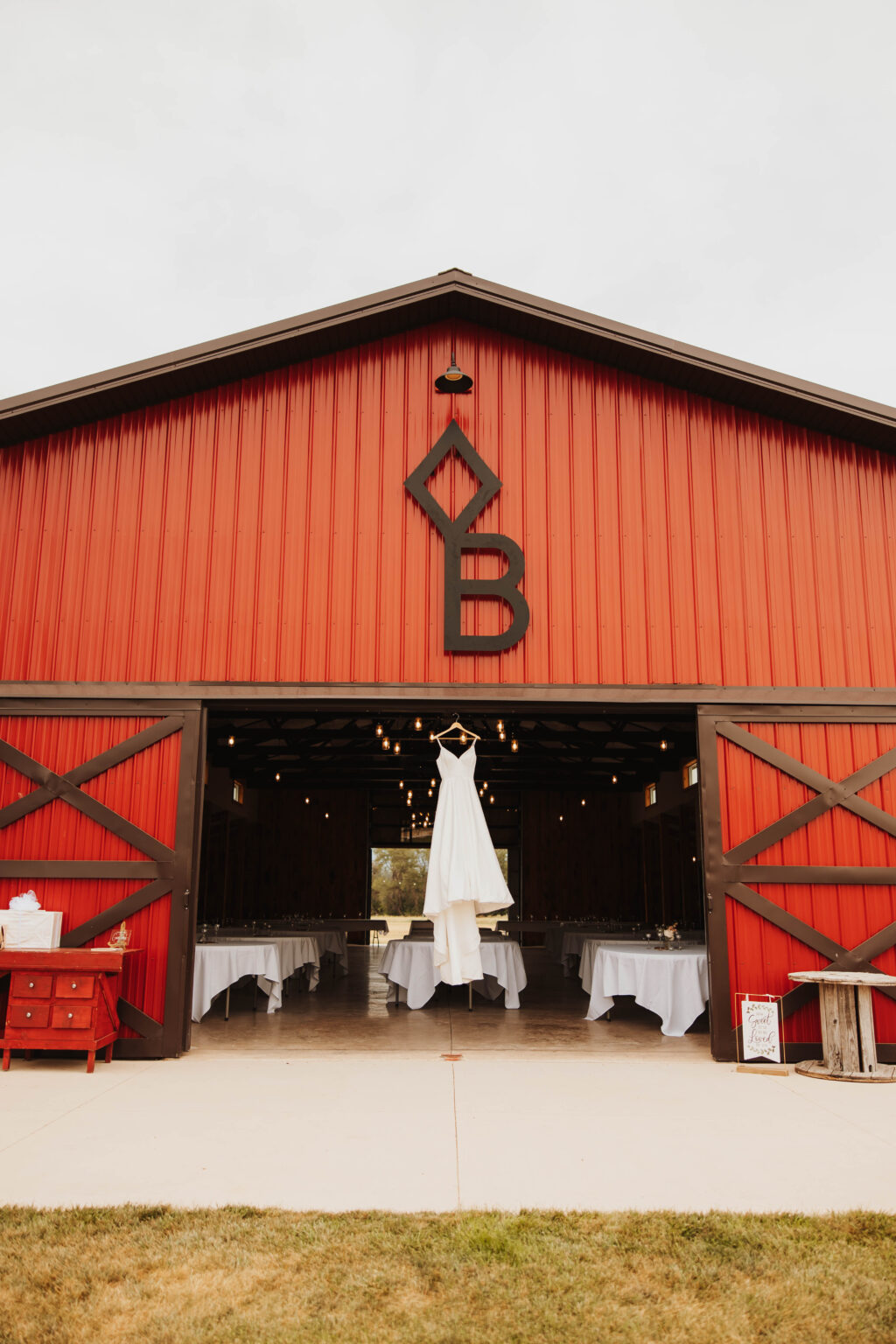 August Wedding at Diamond B Weddings in Kalispell Montana